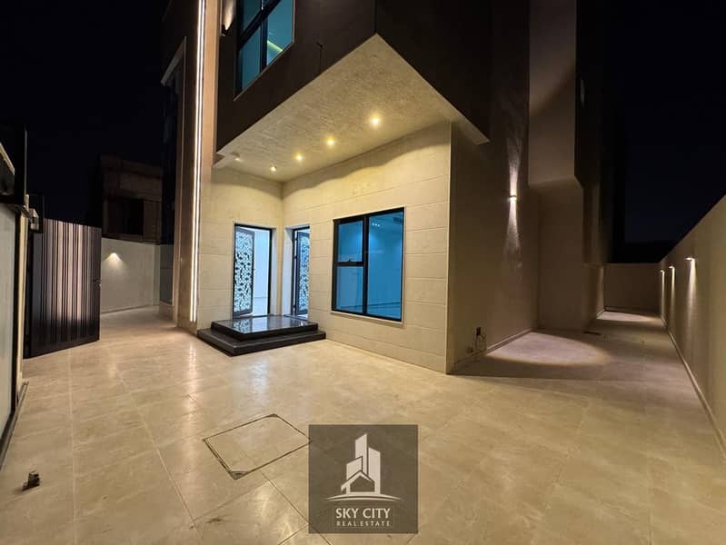 Distinctive corner villa in Al-Haliou 2 – Price includes ownership and ...