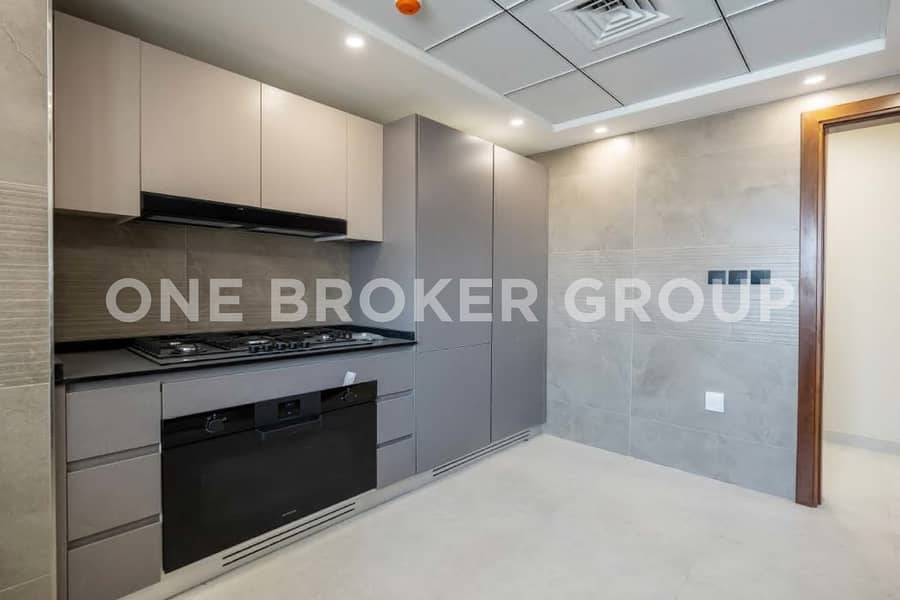 Premium 2BR | Spacious Layout | 2 Balconies | Bayut.com