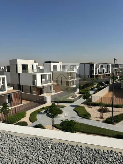 Exclusive | 5BR+ Maid +Study | Prime Location | Bayut.com