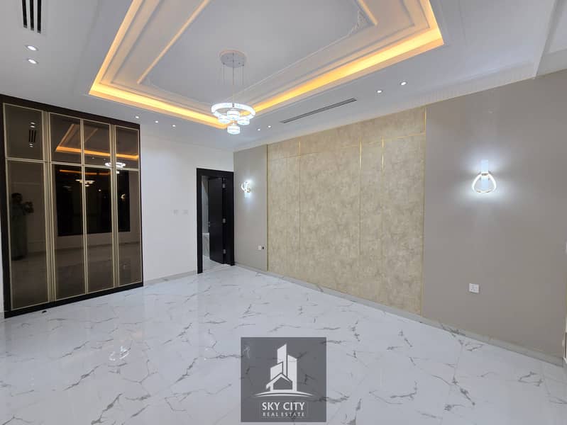 . vip . : 4300 : • 5 • • • • • • : 2,450,000 • • : 2 ...