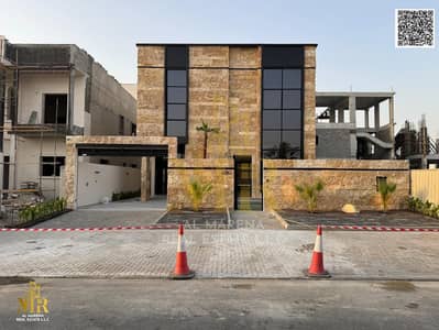 A stone facade and an unmissable location in Al Aaliyah. This luxurious ...
