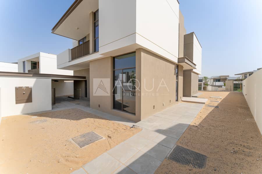 Rare 5 Bed | Huge Plot | Premium Location | Bayut.com