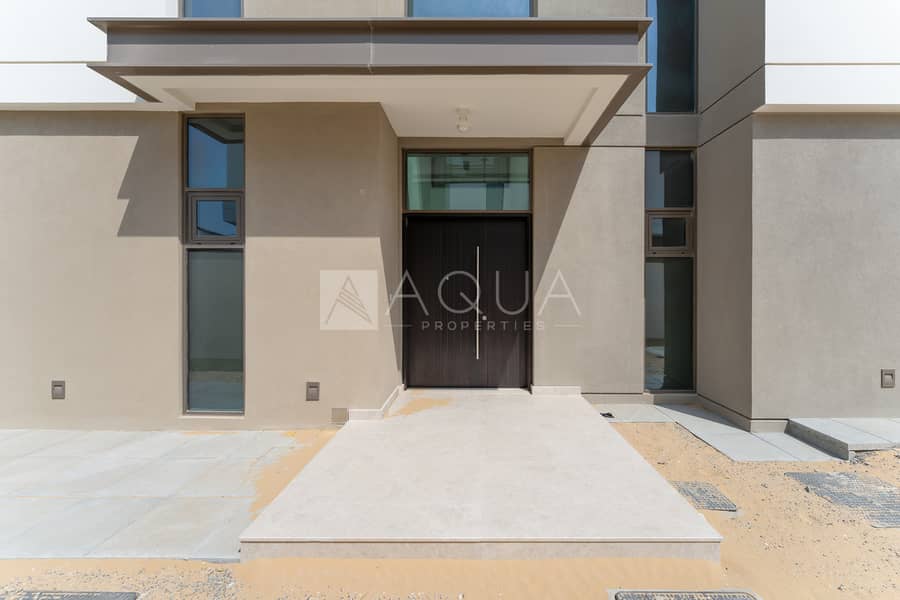 Rare 5 Bed | Huge Plot | Premium Location | Bayut.com