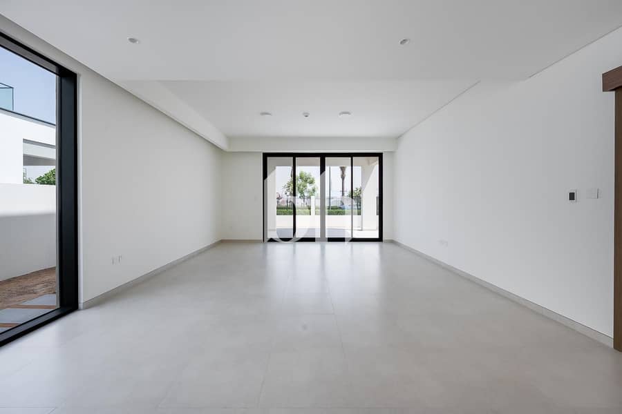 Backing and facing Park I Large elevated plot | Bayut.com