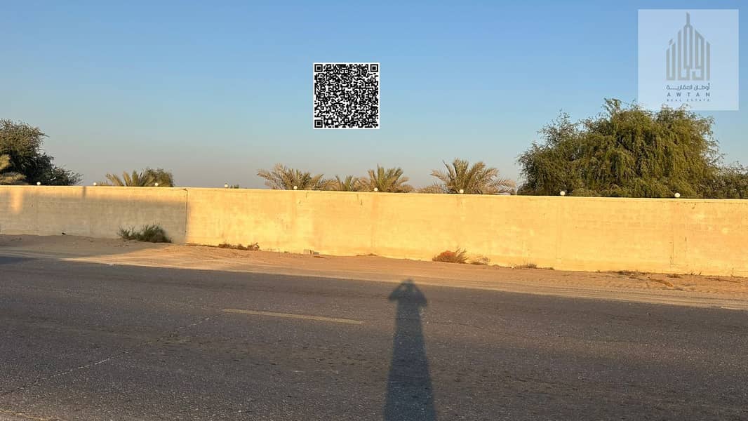 Exceptional plot of land for residential villas with a large setback on ...