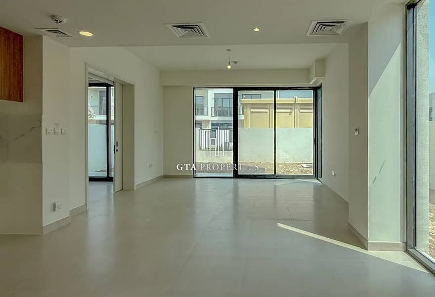 Prime Location | Brand New | Multiple Cheques | Bayut.com