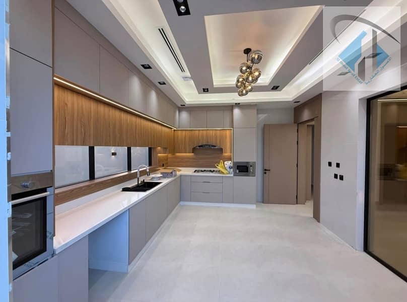 For sale in Al Yasmin, a very excellent design, five master bedrooms, a ...