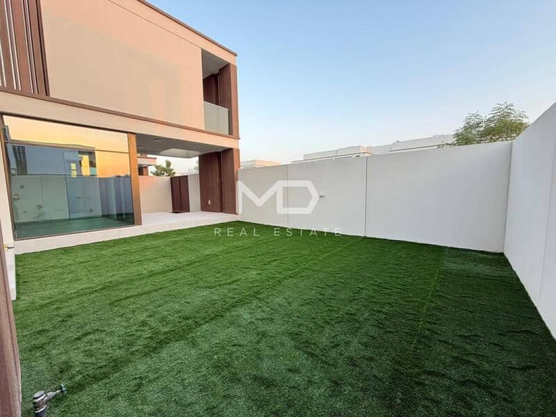 Ready | Type Square | Beside The Pool And Park | Bayut.com