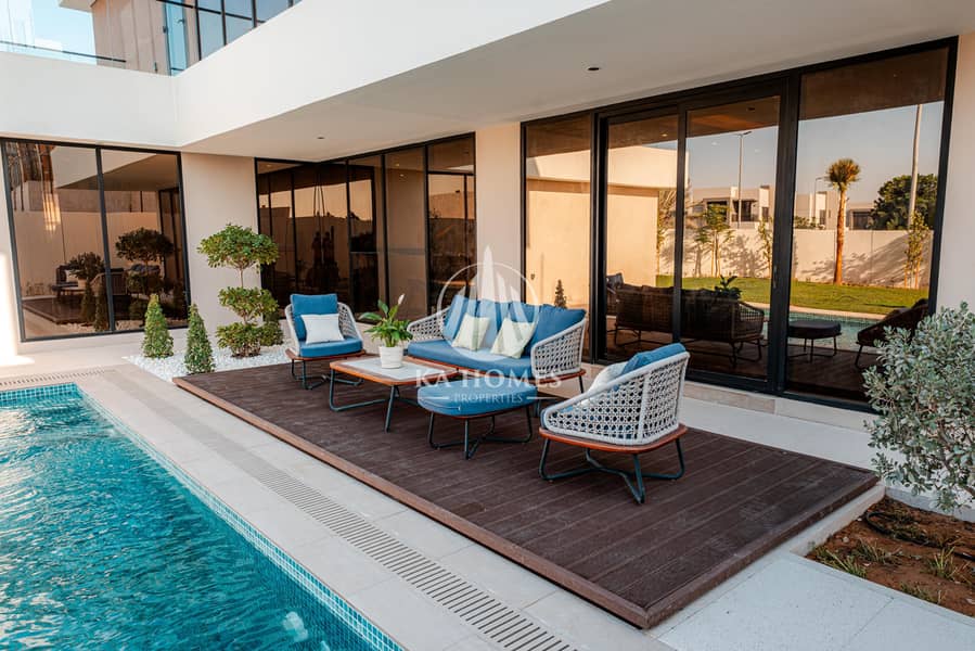 Independent villa in a prime location with a 10% down payment and a 3 ...