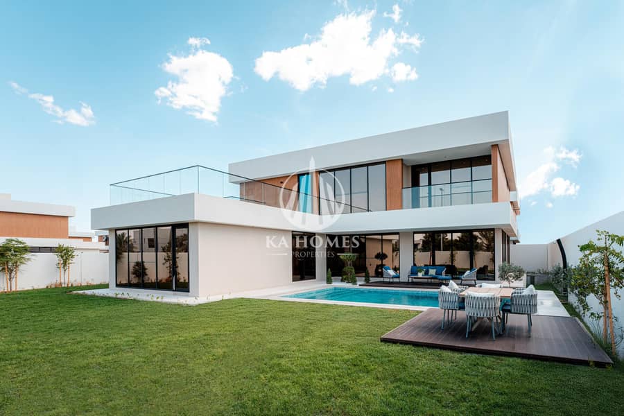 The complete family home… garden, swimming pool and lounge — receive ...