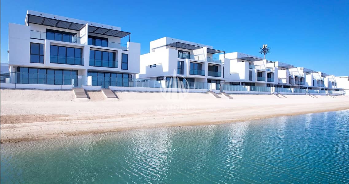 Enjoy peace and tranquility on the beach at the most beautiful resort. | Bayut.com