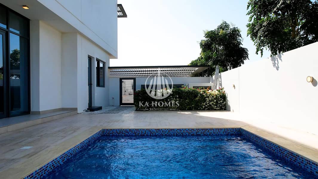 Enjoy peace and tranquility on the beach at the most beautiful resort. | Bayut.com