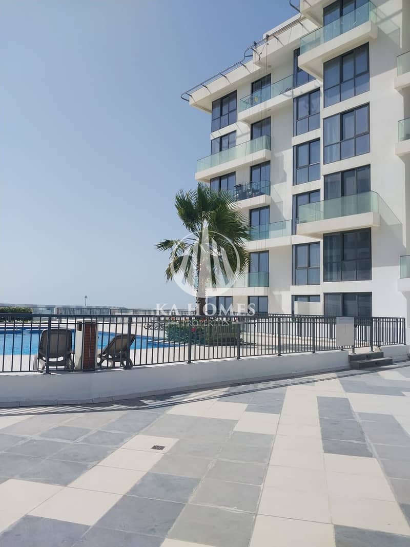 Enjoy peace and tranquility on the beach at the most beautiful resort. | Bayut.com