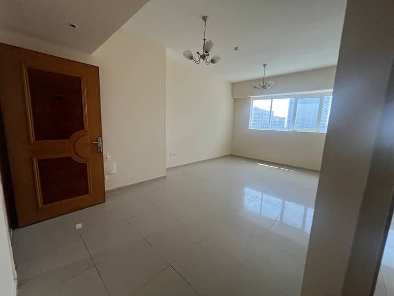 Spacious one-bedroom apartment with living room, open view, close to ...