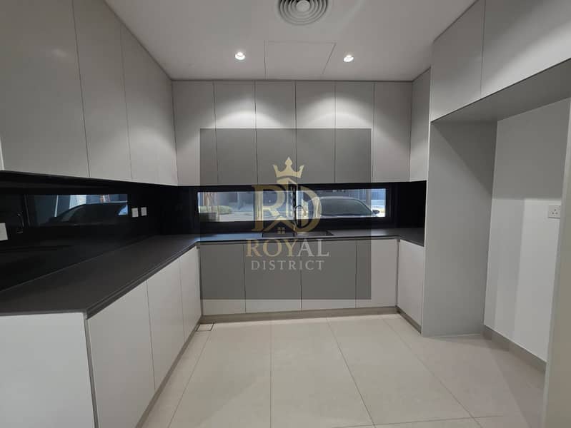 SUPER DISTRESS PRICE | 3 MASTER BEDROOMS TOWNHOUSE | CORNER UNIT ...