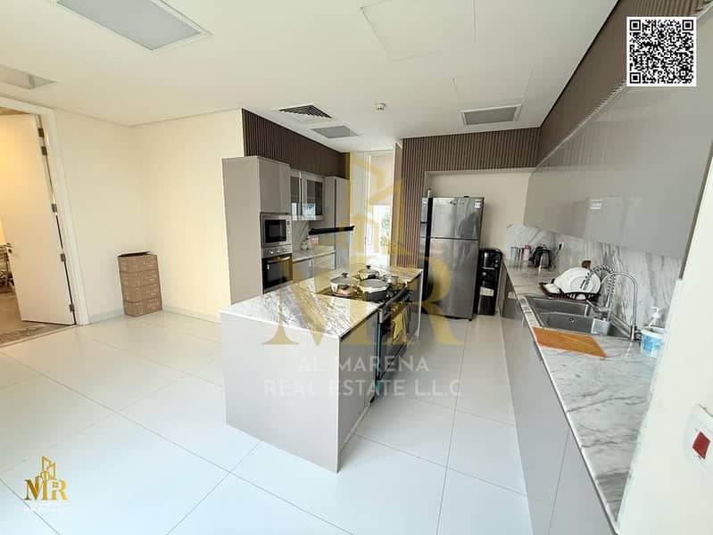 Villa with stunning golf view, 10,500 sq ft, two floors and roof, 6 ...