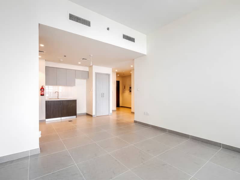 Spacious Layout | Unfurnished | High Floor | Bayut.com