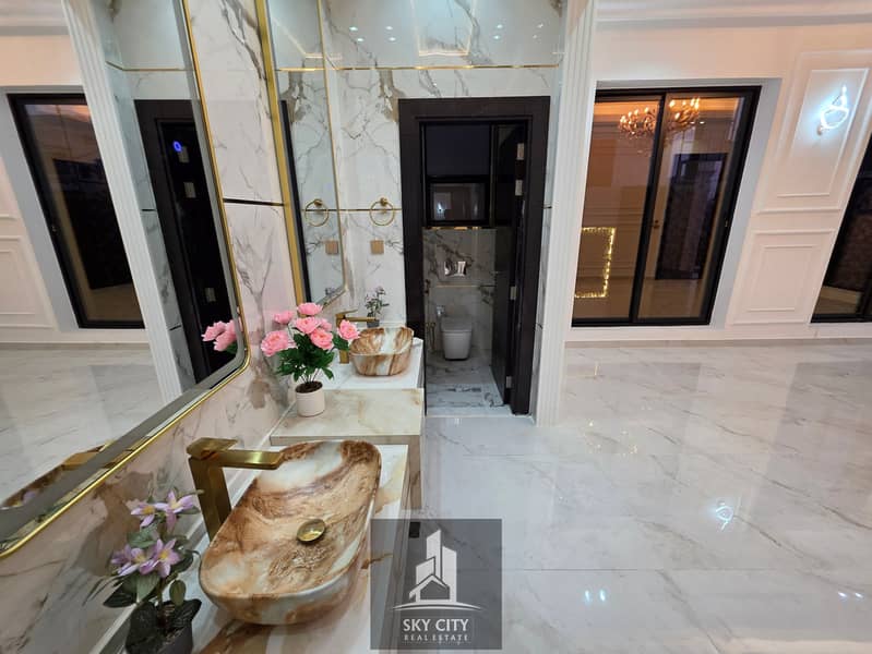 The best offers, finest designs, finest finishes and decorations, floor ...