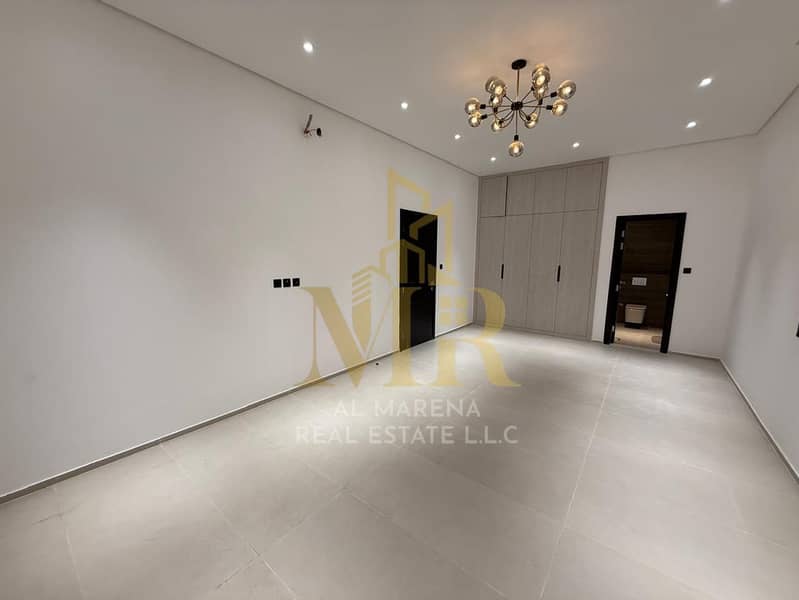 Two-story villa with a roof terrace, 7 bedrooms, including registration ...