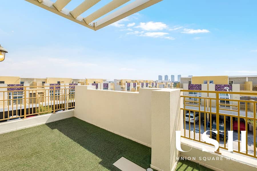Corner Unit | No Neighbor 1 side | Landscaped | Roof top access | Great ...