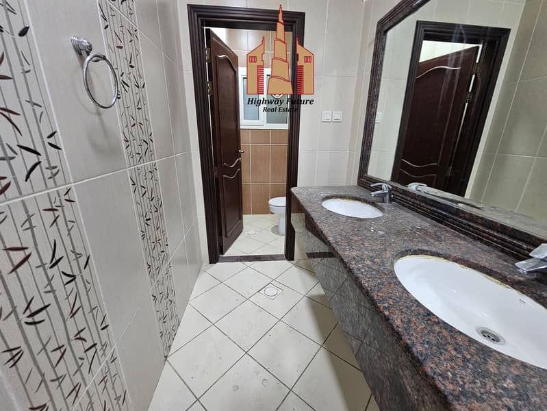 Big Villa 6Bhk 2 Hall 1 Majlis 5 Master room Balcony Maids room store ...