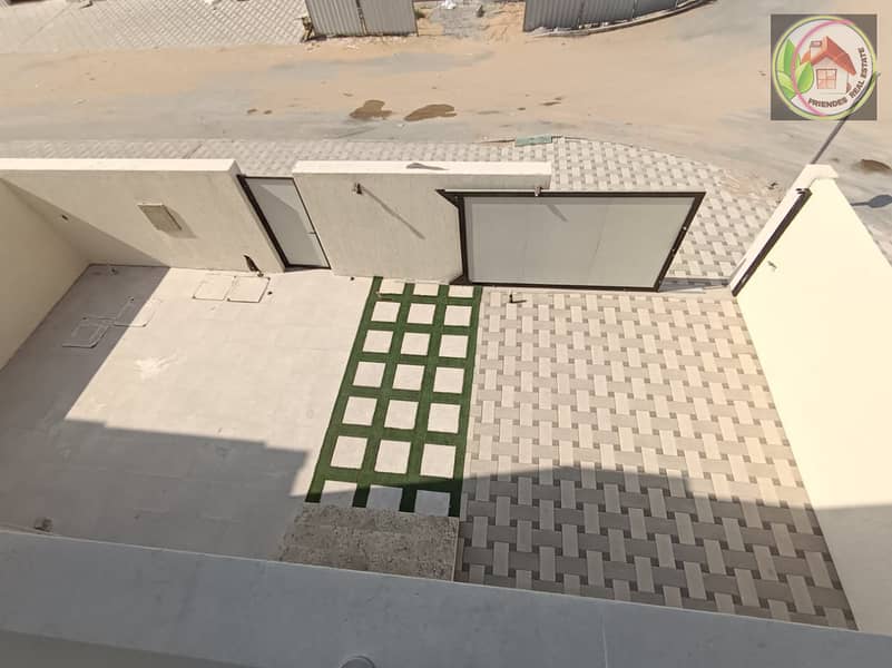 Luxury villa for sale, including registration fees, at a negotiable ...