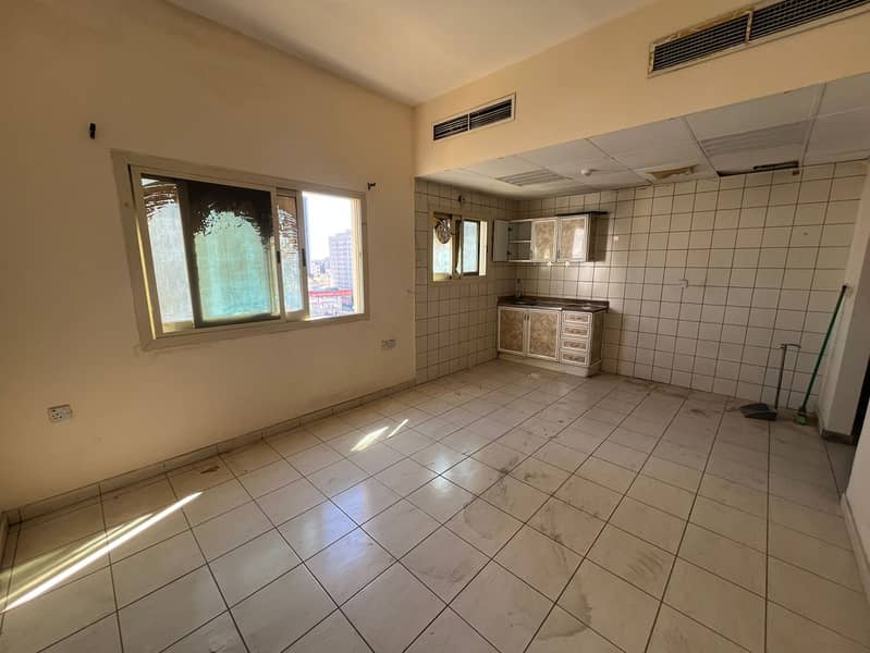 For annual rent In Al Nuaimiya, next to Al Ain Hotel A good-sized ...