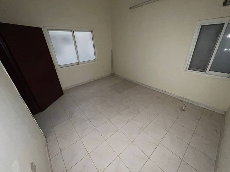 Two bedrooms and a living room, annual rent, one bathroom, no balcony ...
