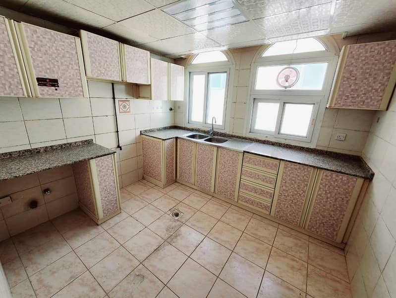 Amazing offer 1 BHK available fully family building near madina ...