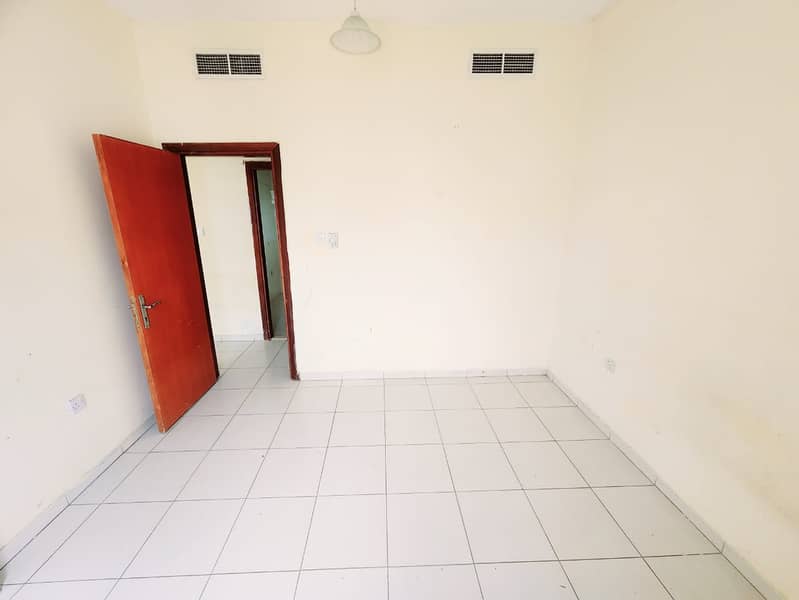 Amazing offer 1 BHK available fully family building near madina ...