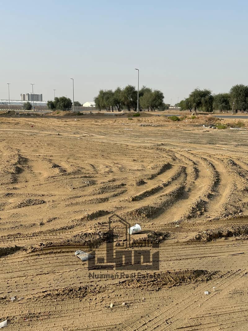 An exceptional investment opportunity to own a large-scale plot with ...