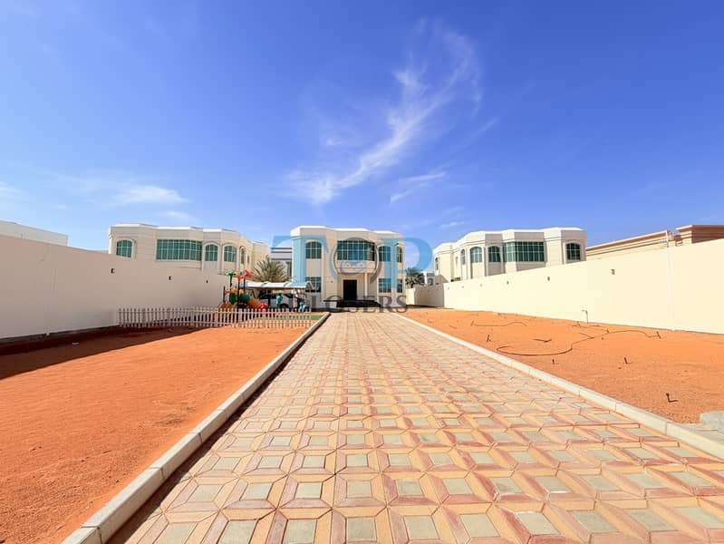 Near to Park | Driver Room | Near to School | Yard | Bayut.com