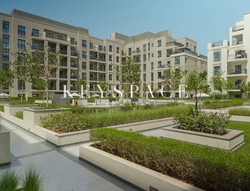 Elegant Beachfront Address | Spectacular Sea Horizon Views | Vacant ...