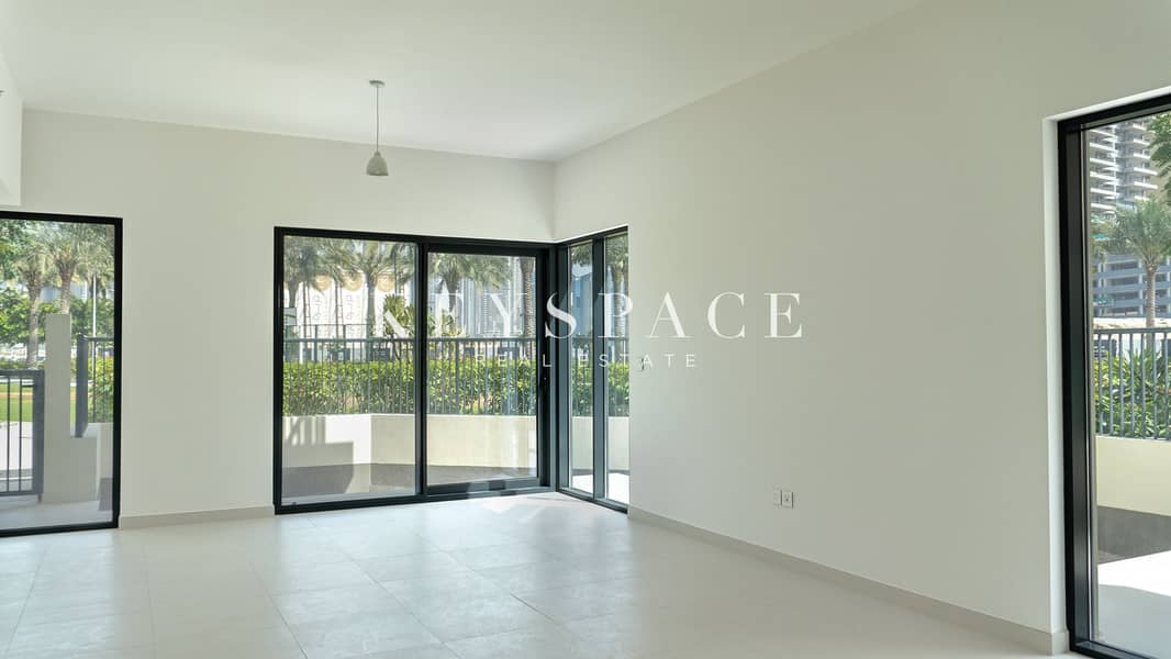 Sleek Waterfront Living | Uninterrupted Horizon Views | Vacant Now ...