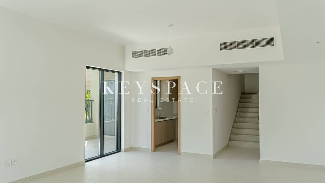 Sleek Waterfront Living | Uninterrupted Horizon Views | Vacant Now ...