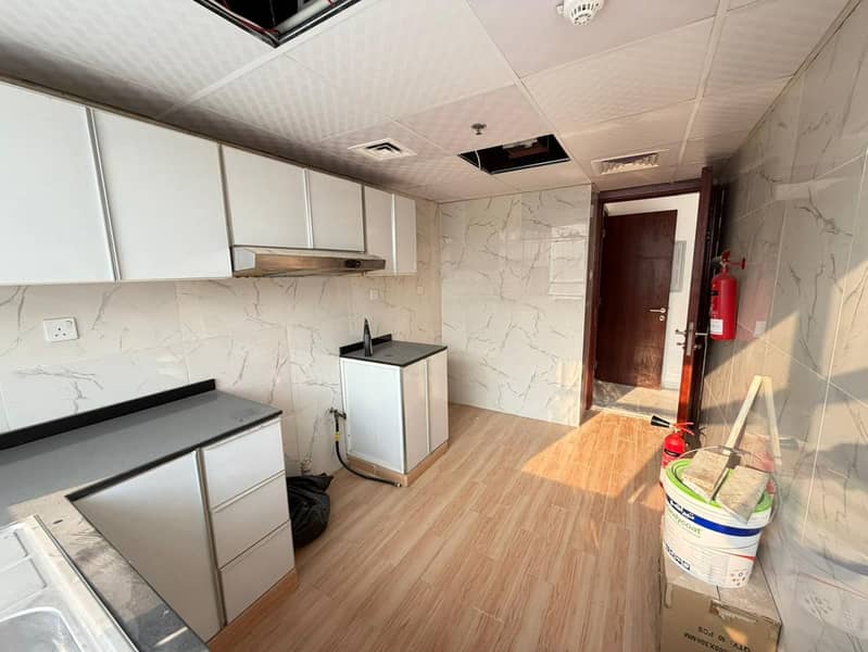 Free parking | Free gym & pool | Bright windows with open main street ...