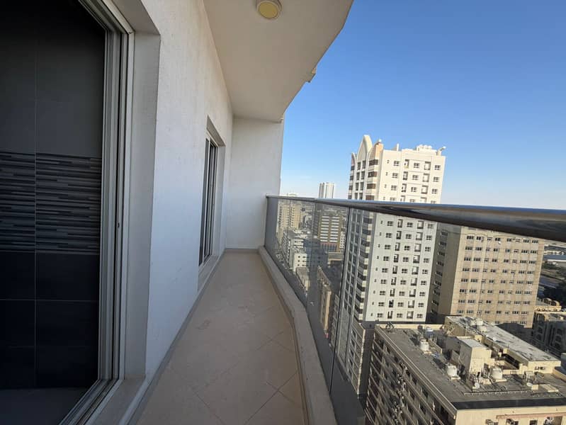 Second occupant \ Free parking \ Free maintenance service \ Two-bedroom ...