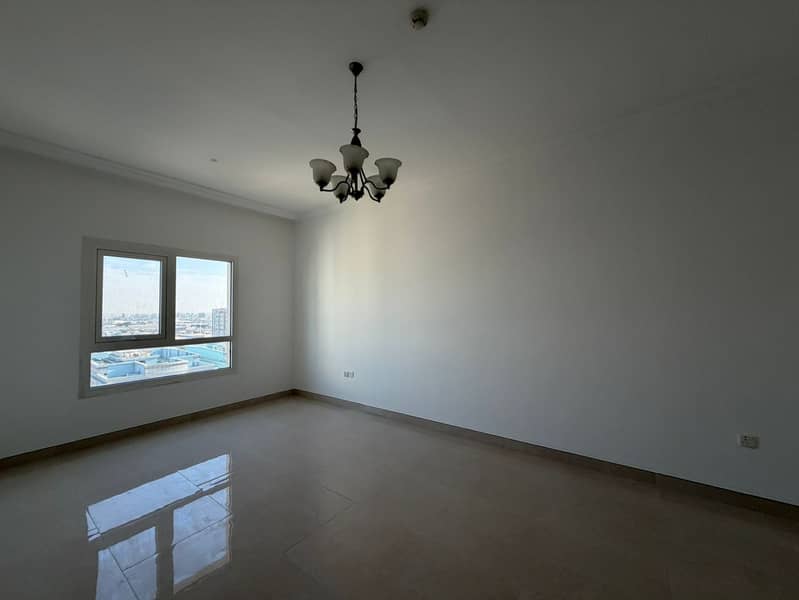 Second occupant \ Free parking \ Free maintenance service \ Two-bedroom ...