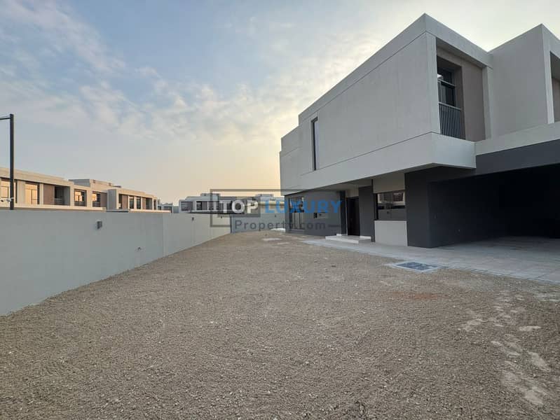 HUGE PLOT | LANDSCAPED | MOVE IN READY | Bayut.com