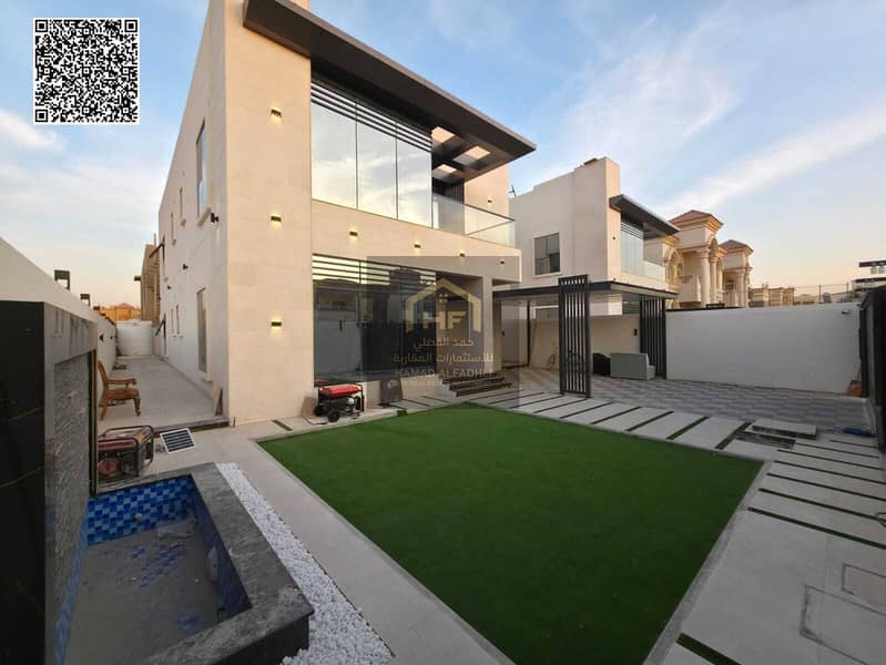 Luxury villa with a modern design, 5000 sq ft, with a garden, behind ...