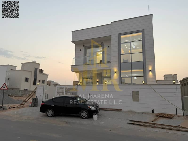 Turnkey villa with all fees included, on the main street, ready to move ...