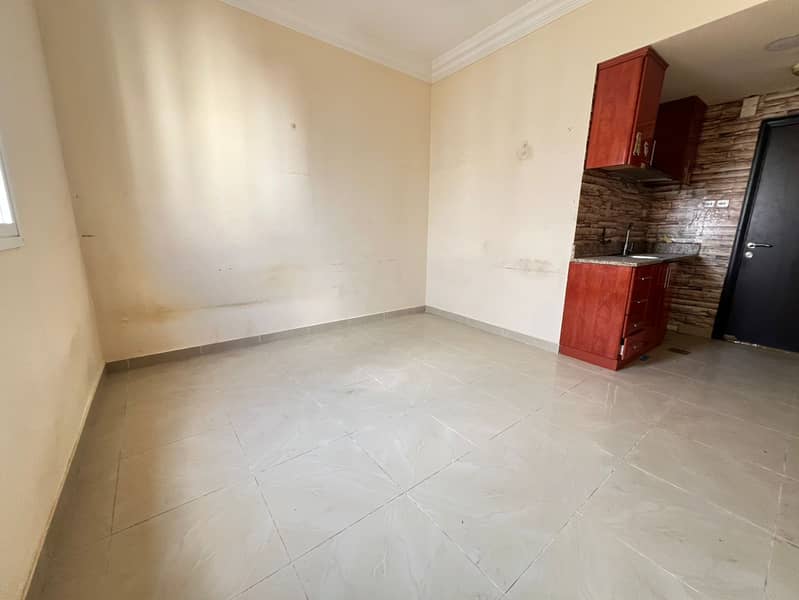 Lavish studio full family Building just rent 20k near Jim's school ...