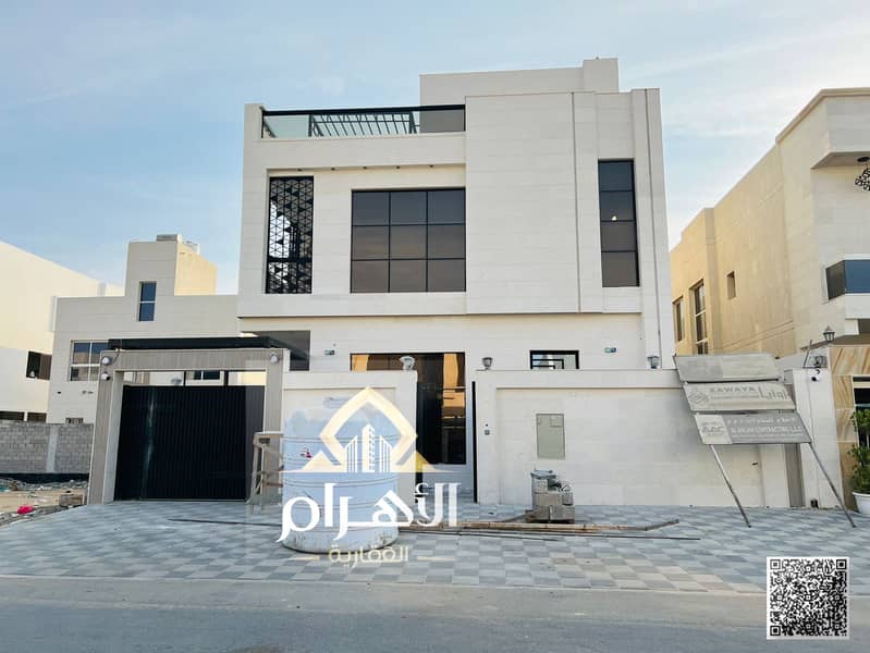 Turnkey villa with all fees included, on the main street, ready to move ...