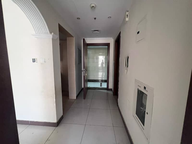 Spacious one-bedroom apartment with living room and master suite, open ...