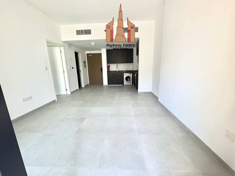 Modern Luxurious 1bhk + Balcony + Master Bedroom in Tiraz Al Jada ...