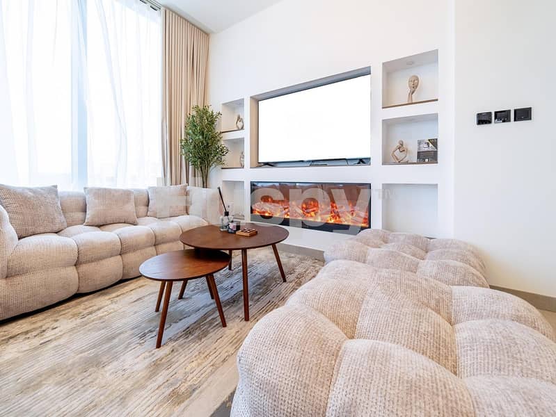 Exclusive | Fully Upgraded | Maids Room | Bayut.com