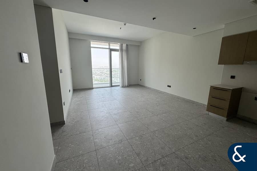 Golf View | Vacant on Transfer | 2 Bedroom | Bayut.com