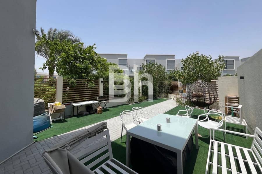 Massive Corner Plot Near to Park and Clubhouse | Bayut.com