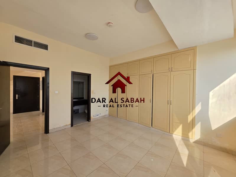 SPECIOUS 2BHK•WARDROBES•OPEN VIEW•WARDROBES•6 CHEQUES PAYMENT•NEAR PARK ...