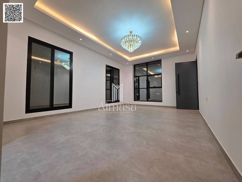 Modern villa with a large yard, super deluxe finishing, at a special ...